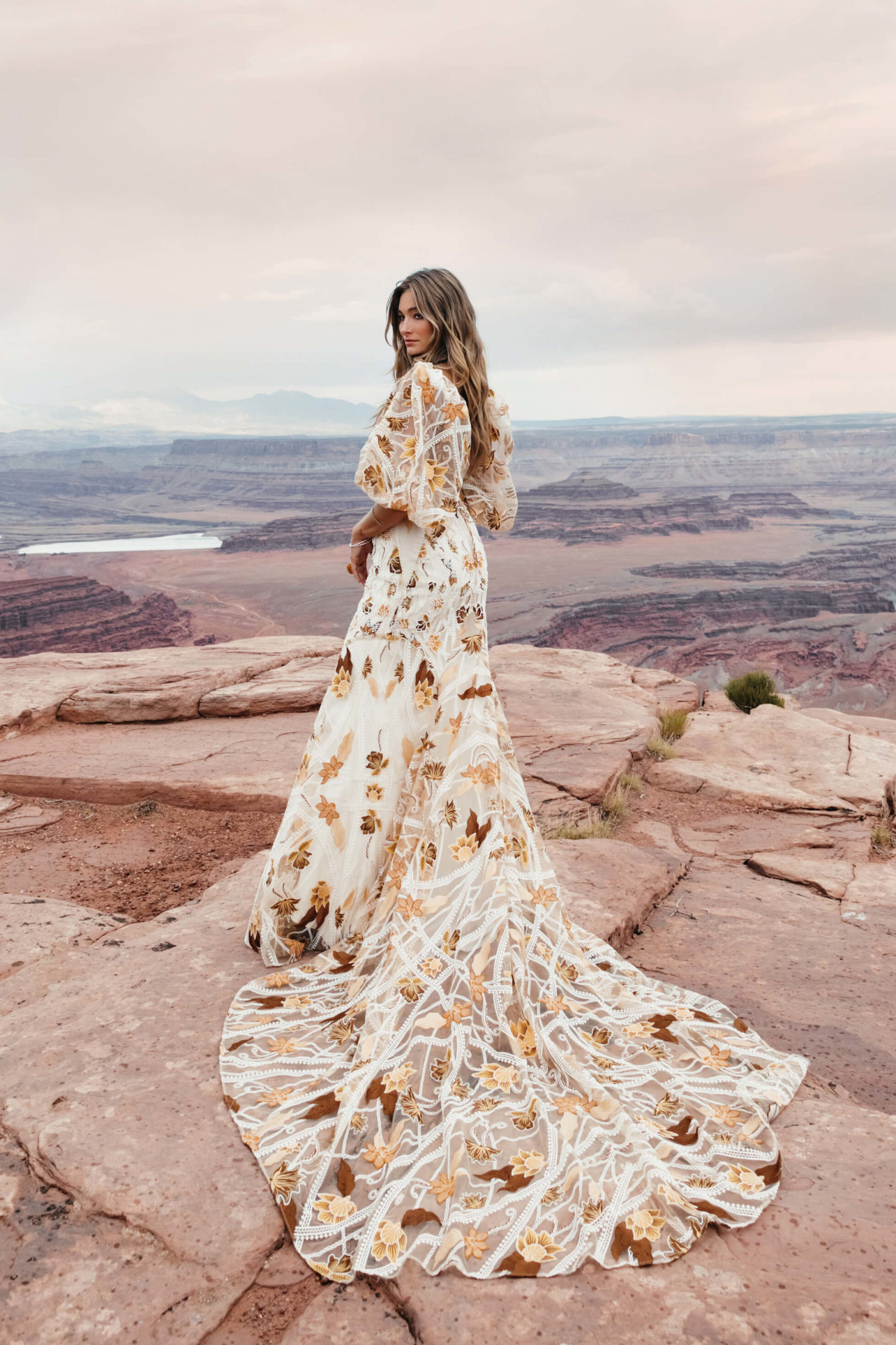 Rue De Seine Mountain Song Collection - Lovely Bride